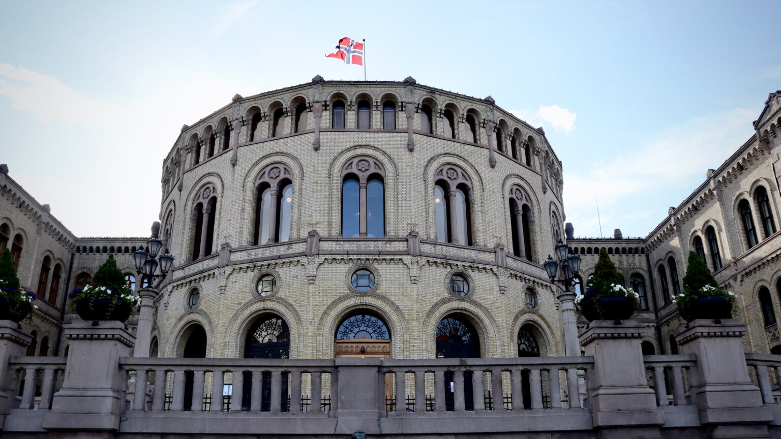 Full uenighet på Stortinget rundt hvordan Epstein-filene skal granskes ...